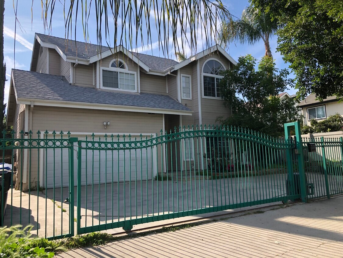 6825 Gloria Ave, Van Nuys, CA 91406 - House Rental in Van Nuys, CA ...