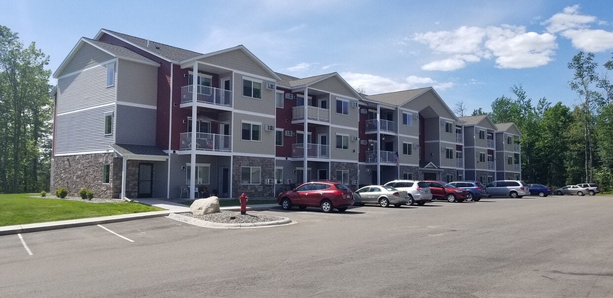 River Hills Apartments - 2095 Se 7th Ave Grand Rapids, MN 55744 ...