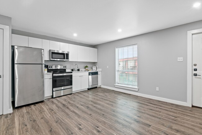 Villa Del Rio - 1302 N Shiloh Rd Garland, TX | Apartments.com