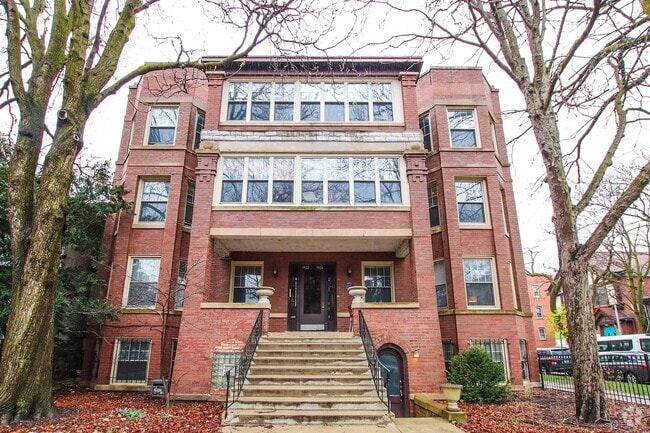 EPIC Apartments for Rent with a Living Room - Chicago, IL - 1 Rentals ...