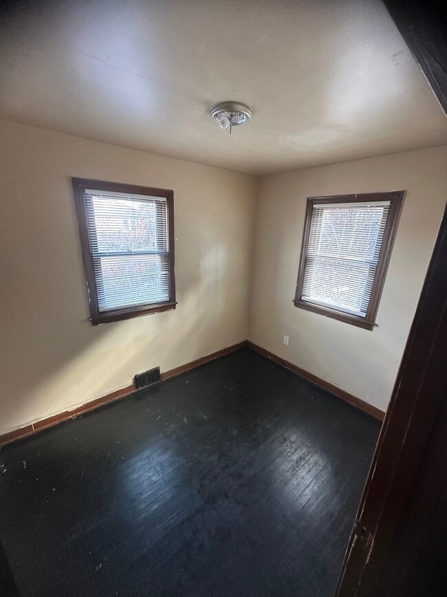 211 Avon Rd, West Mifflin, PA 15122 - House Rental in West Mifflin, PA ...