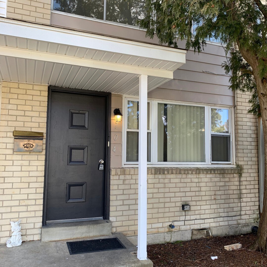 704 Mohawk St, Allentown, PA 18103 - House Rental in Allentown, PA ...