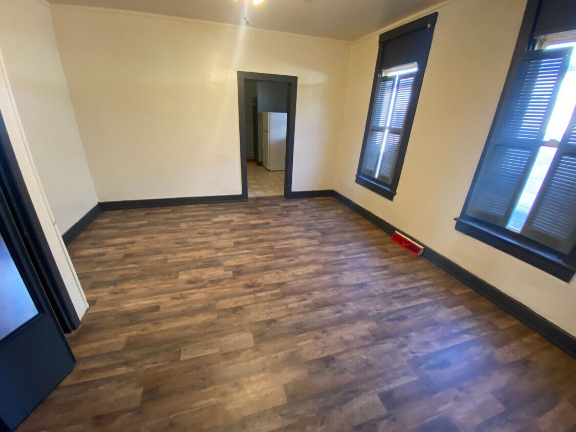 1206 N 18th St Unit 1208 N 18th St., Saint Joseph, MO 64501 - Room for ...