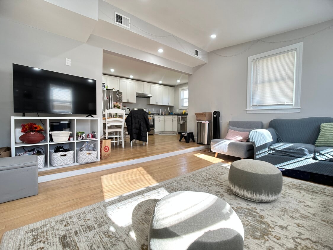 14 Glenmont Rd Unit 2, Boston, MA 02135 - Condo for Rent in Boston, MA ...