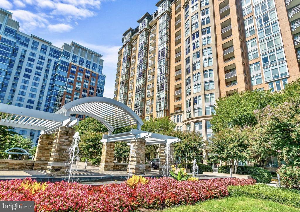 8220 Crestwood Heights Dr Unit 919, McLean, VA 22102 - Room for Rent in ...