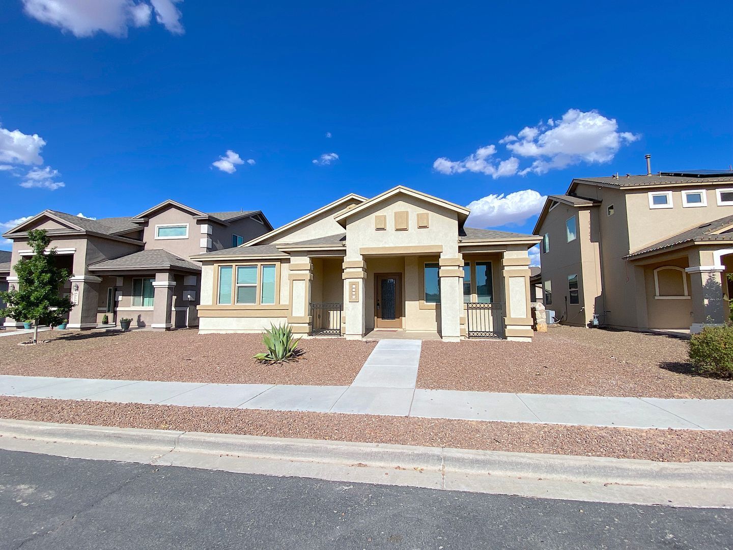 2048 Robert Minnie, El Paso, TX 79938 - House Rental in El Paso, TX ...