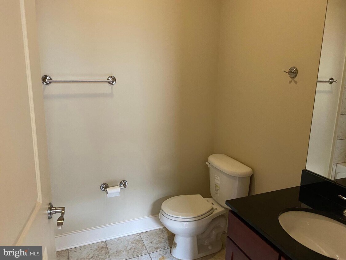 171 Grape St Unit 303, Philadelphia, PA 19127 - Room for Rent in ...