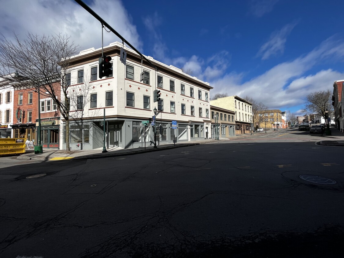 108 N Division St Unit 206, Peekskill, NY 10566 - Condo for Rent in ...