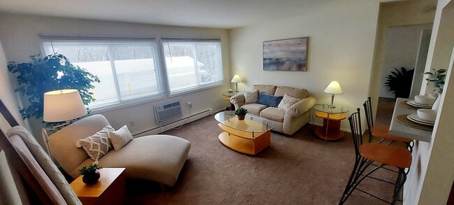 Pine Ridge - Apartments in Moline, IL | Apartments.com