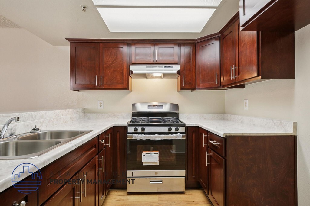 Ross Towers - 1602 N Ross St Santa Ana, CA 92706 | Apartments.com
