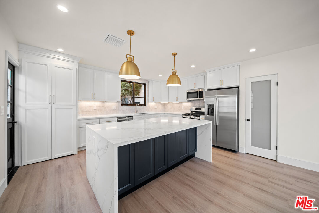 3710 Arbolada Rd, Los Angeles, CA 90027 - House Rental in Los Angeles ...