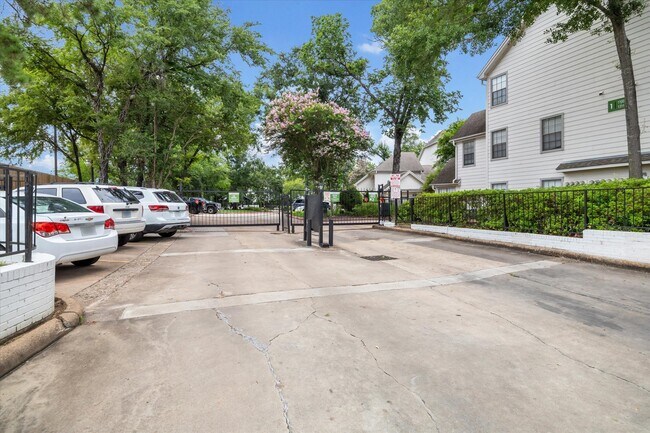 1710 W T C Jester Blvd Unit 4135, Houston, TX 77008 - Room for Rent in ...