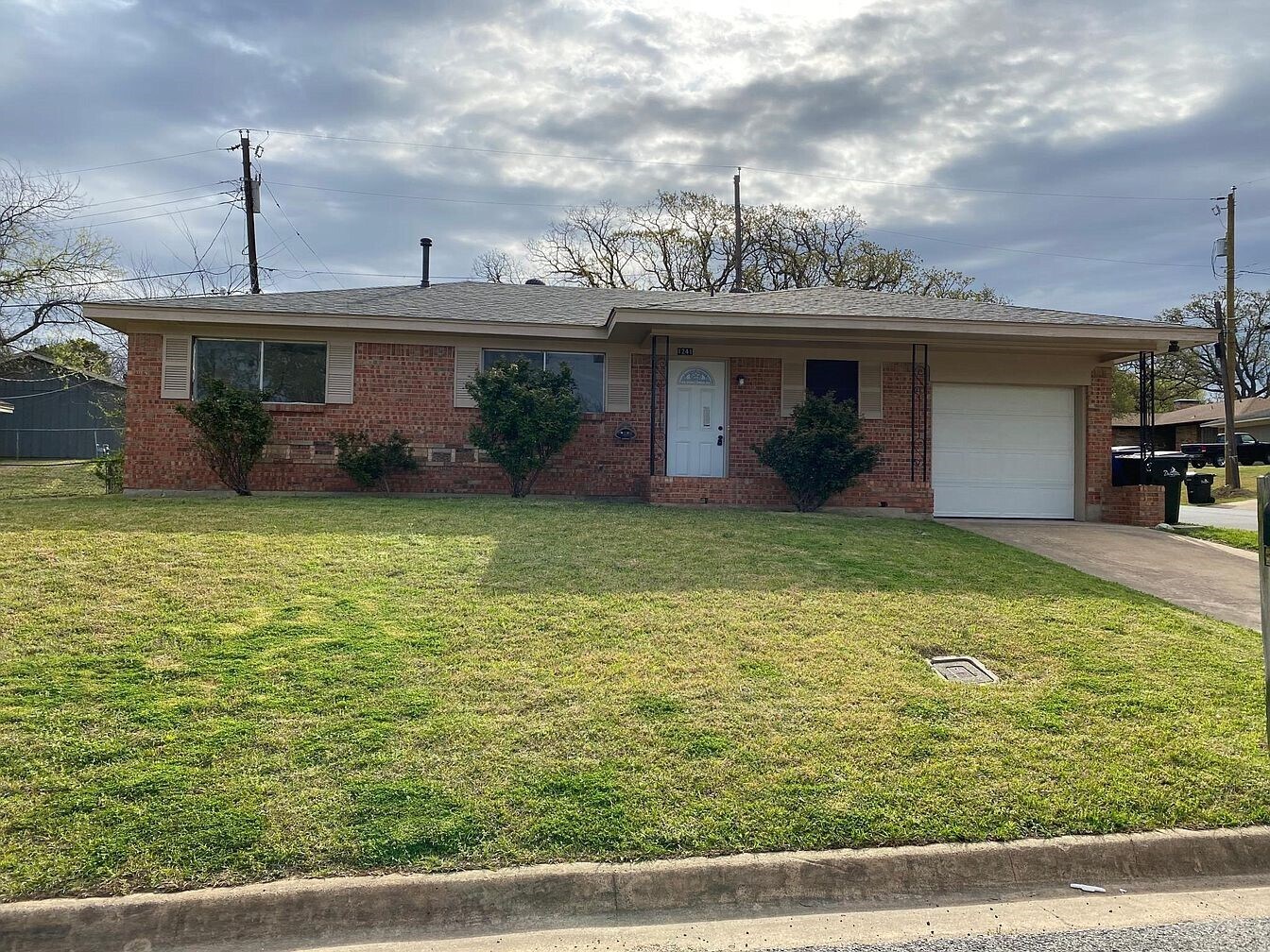 1241 Carla St, Denison, TX 75020 - House Rental in Denison, TX ...