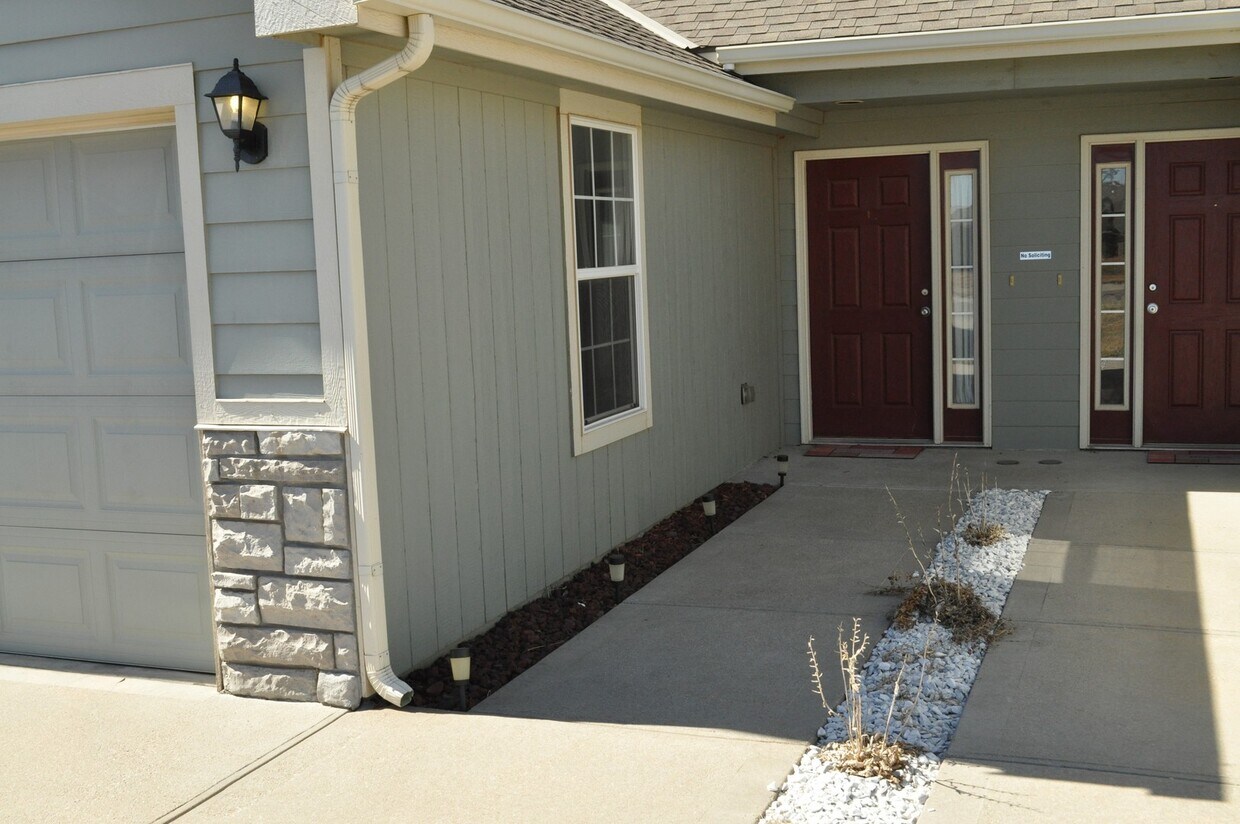 2408 Brooke Bend, Junction City, KS 66441 - House Rental in Junction ...