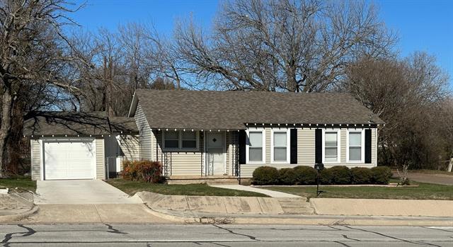 607 E Hale Ave, Decatur, TX 76234 - House Rental in Decatur, TX ...