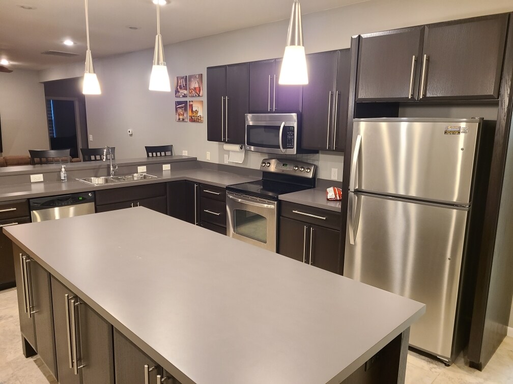 1020 Broadway St Unit Small Town High Rise, Hamilton, IL 62341 - 1020 ...