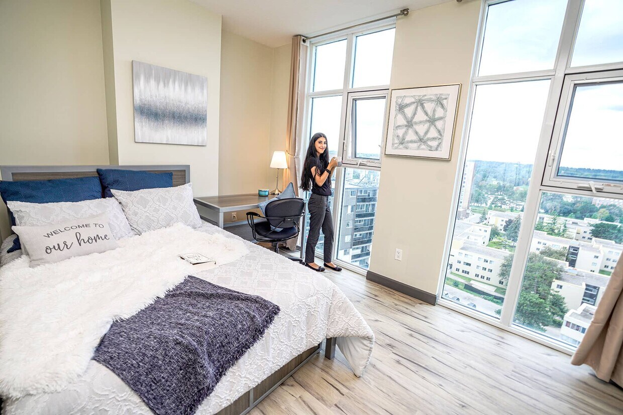 131 University Apartments - 131 University Ave W Waterloo, ON ...