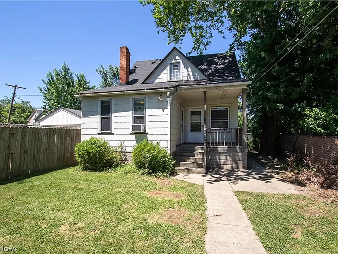 3716 Daisy Ave Unit 3716 Daisy Ave BACK, Cleveland, OH 44109 - Room for ...