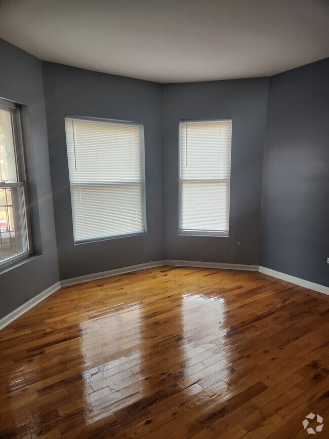 Normal Park Apartments for Rent with a Yard - Chicago, IL - Updated ...