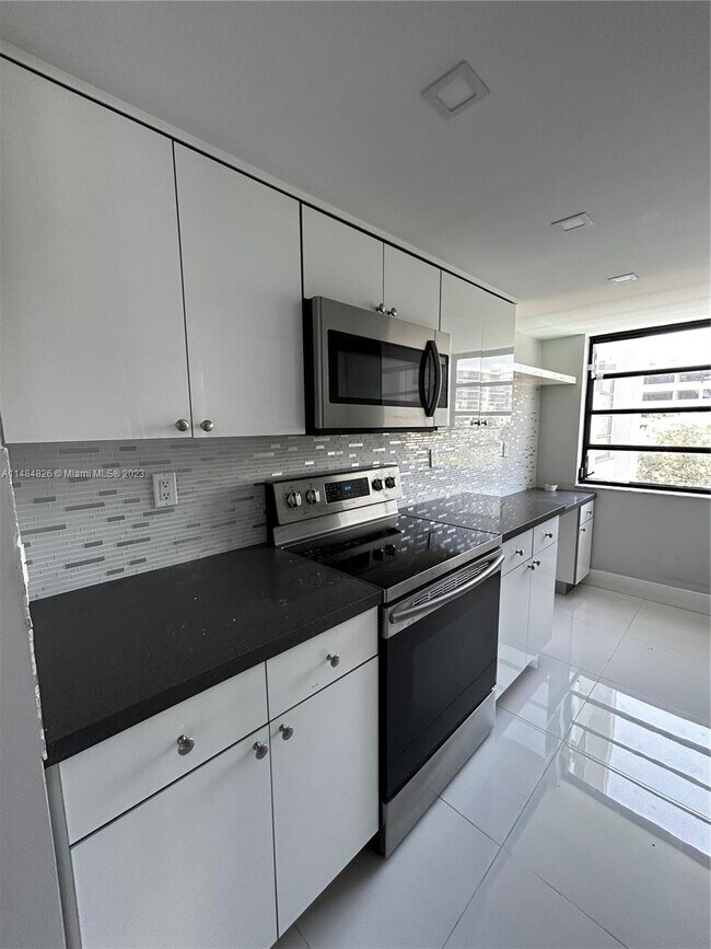 6725 Harding Ave Unit 301, Miami Beach, FL 33141 - Condo for Rent in ...