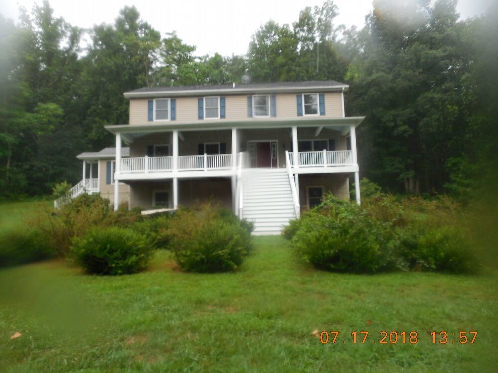 11374 Sassafras Ln, Markham, VA 22643 - House Rental in Markham, VA ...