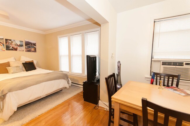 2244 N. Cleveland Rentals - Chicago, IL | Apartments.com