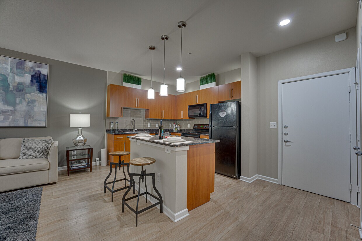 The Barton - 1811 Greenville Ave Dallas, TX 75206 | Apartments.com