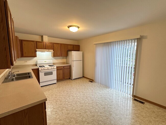 34324 N Barberry Rd, Round Lake, IL 60073 - Townhome Rentals in Round ...