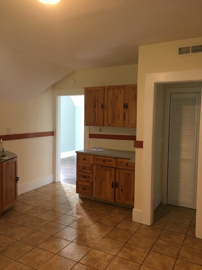 38 Kneen St Unit 3rd Floor, Shelton, CT 06484 - 38 Kneen St Shelton, CT ...