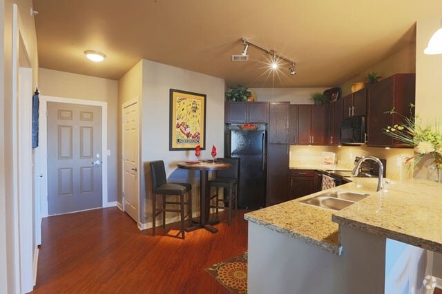 Shadow Lake Square Apartments - Papillion, NE | Apartments.com