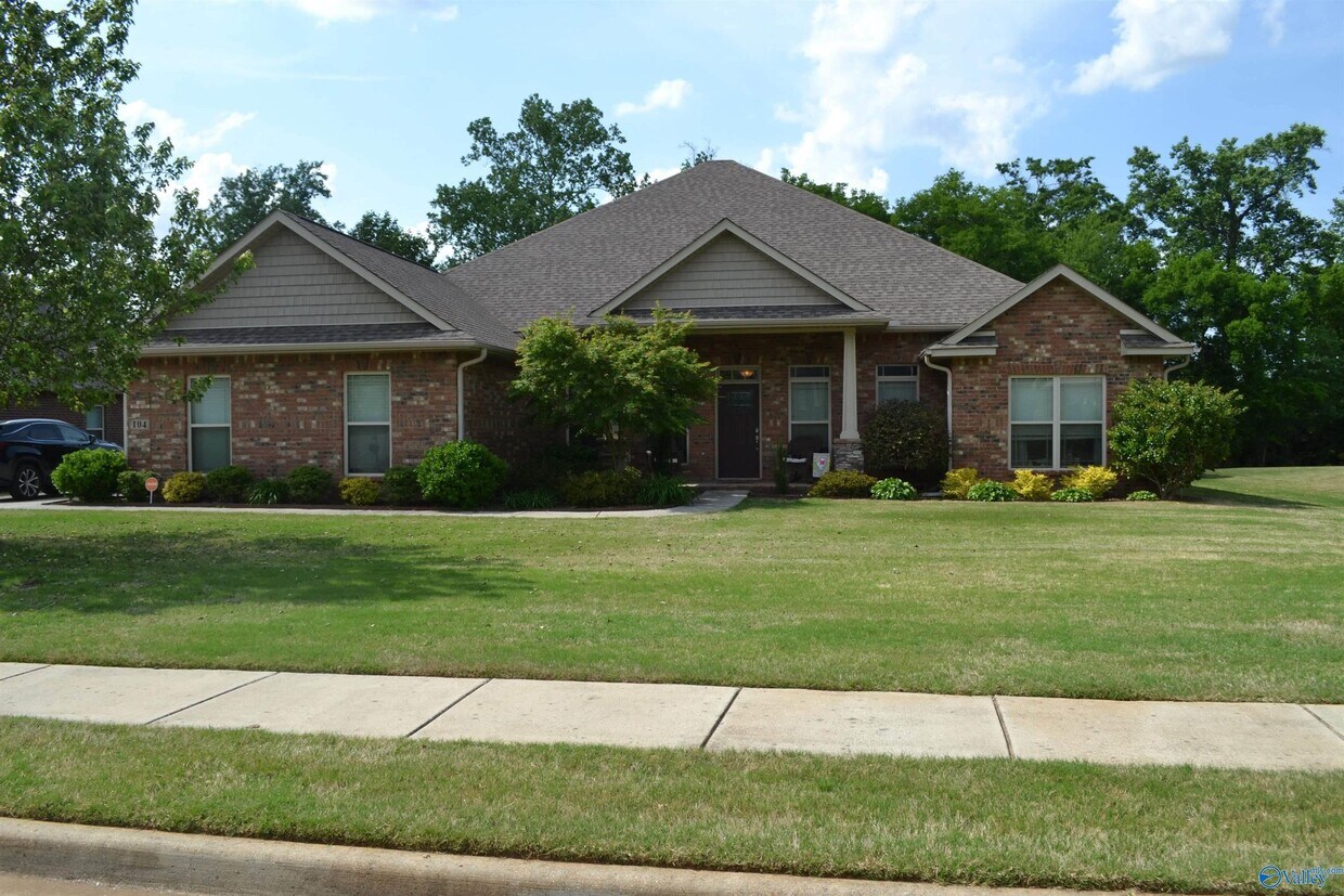 104 Rushing Brook Dr, Madison, AL 35756 - House Rental in Madison, AL ...