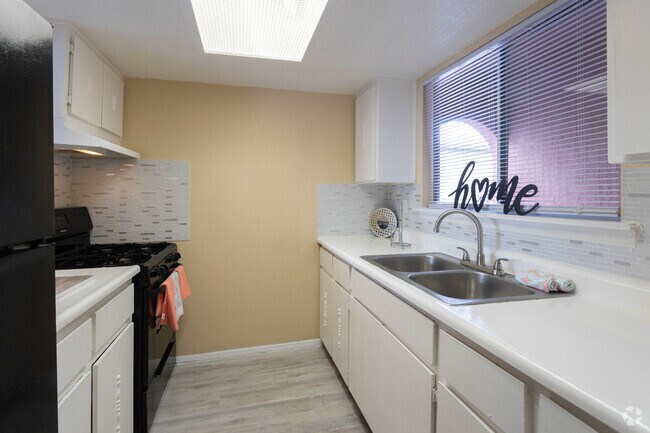 Trinity Place Apartments Rentals in El Paso at 4554 Hercules Ave El ...