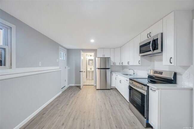 415 44th St, Copiague, NY 11726 - House Rental in Copiague, NY ...