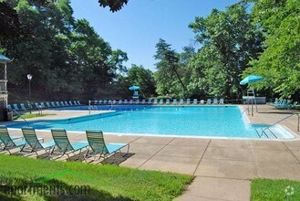 Lynbrook at Mark Center Apartment Homes Rentals - Alexandria, VA ...