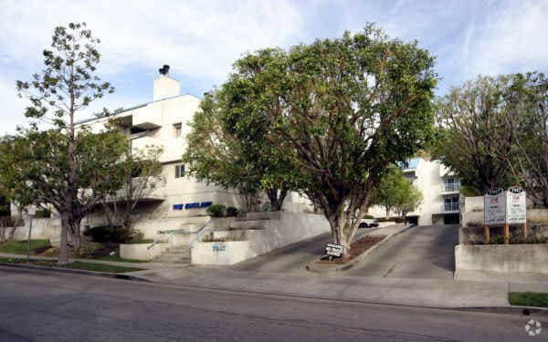 Enclave Apartments - Los Angeles, CA | Apartments.com