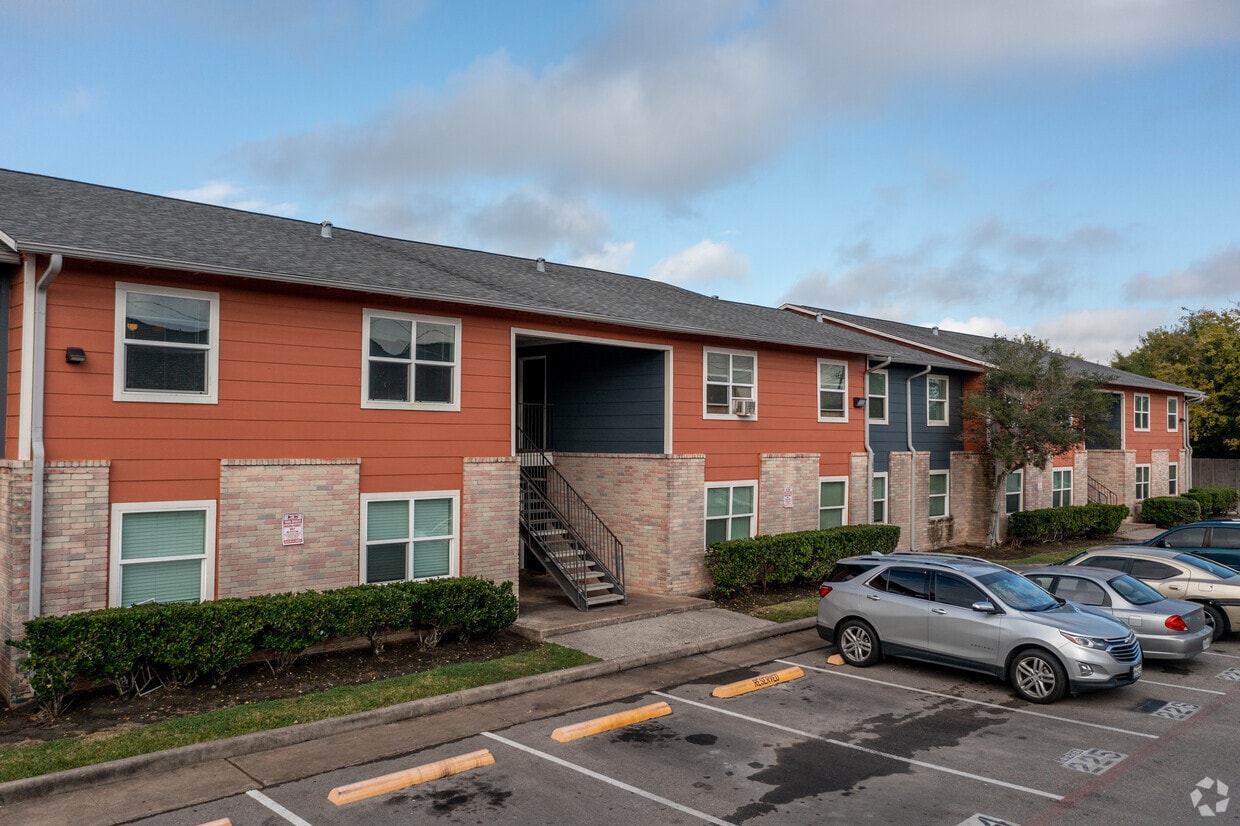Aqua Bella - 12000 Martin Luther King Jr Blvd Houston, TX 77048 ...