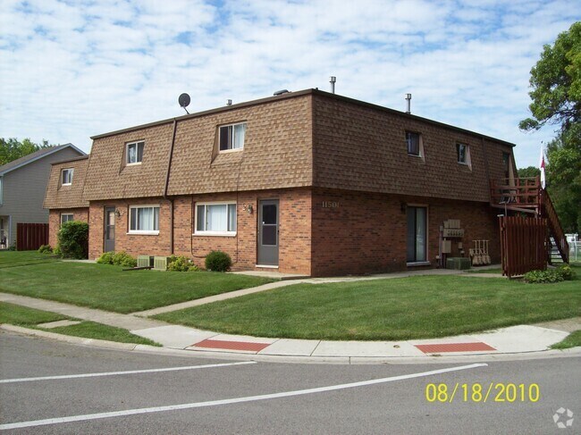 Woodcreek Apartments for Rent - Huntley, IL - 1 Rentals | Apartments.com