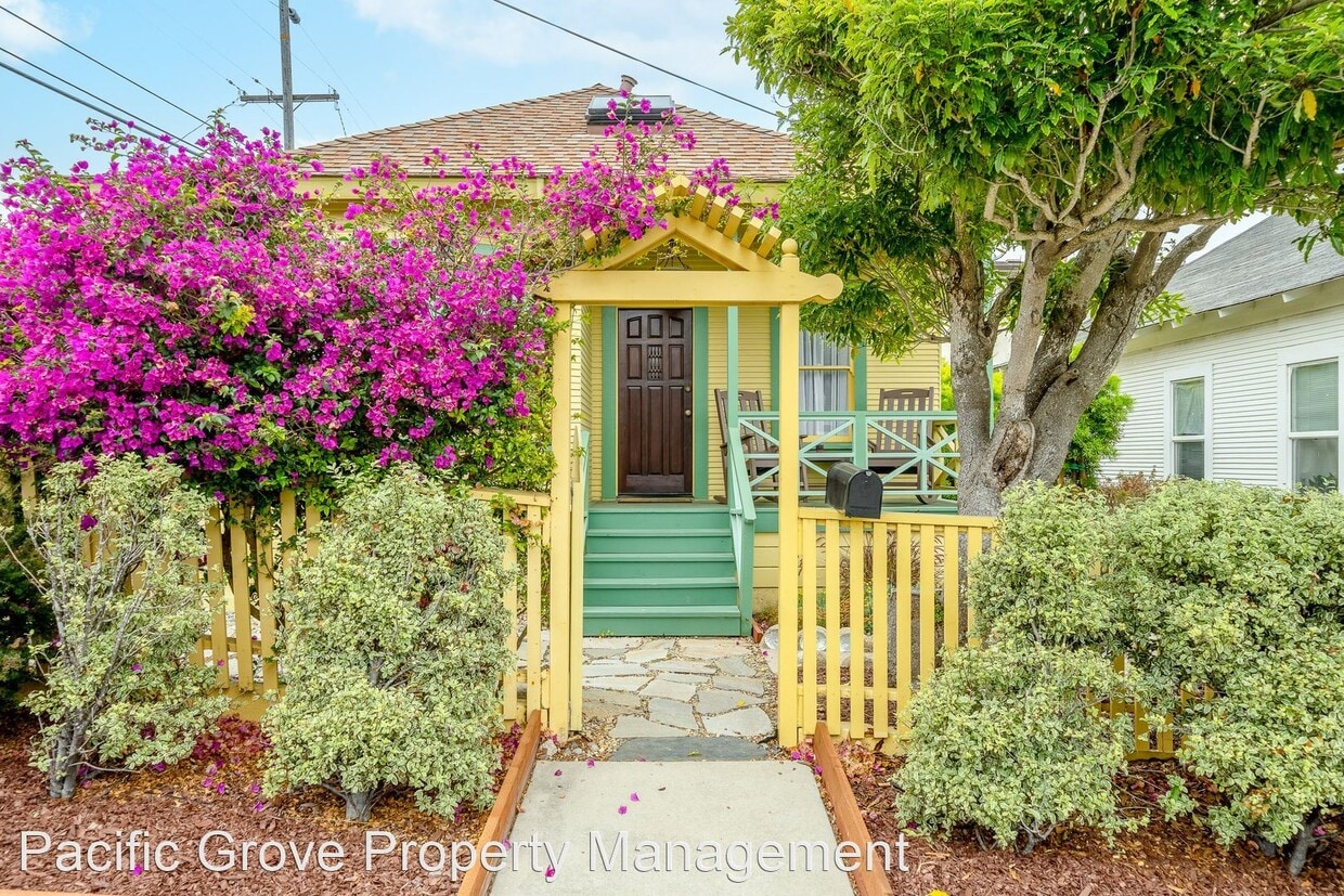 698 Dickman Ave, Monterey, CA 93940 - House Rental in Monterey, CA ...