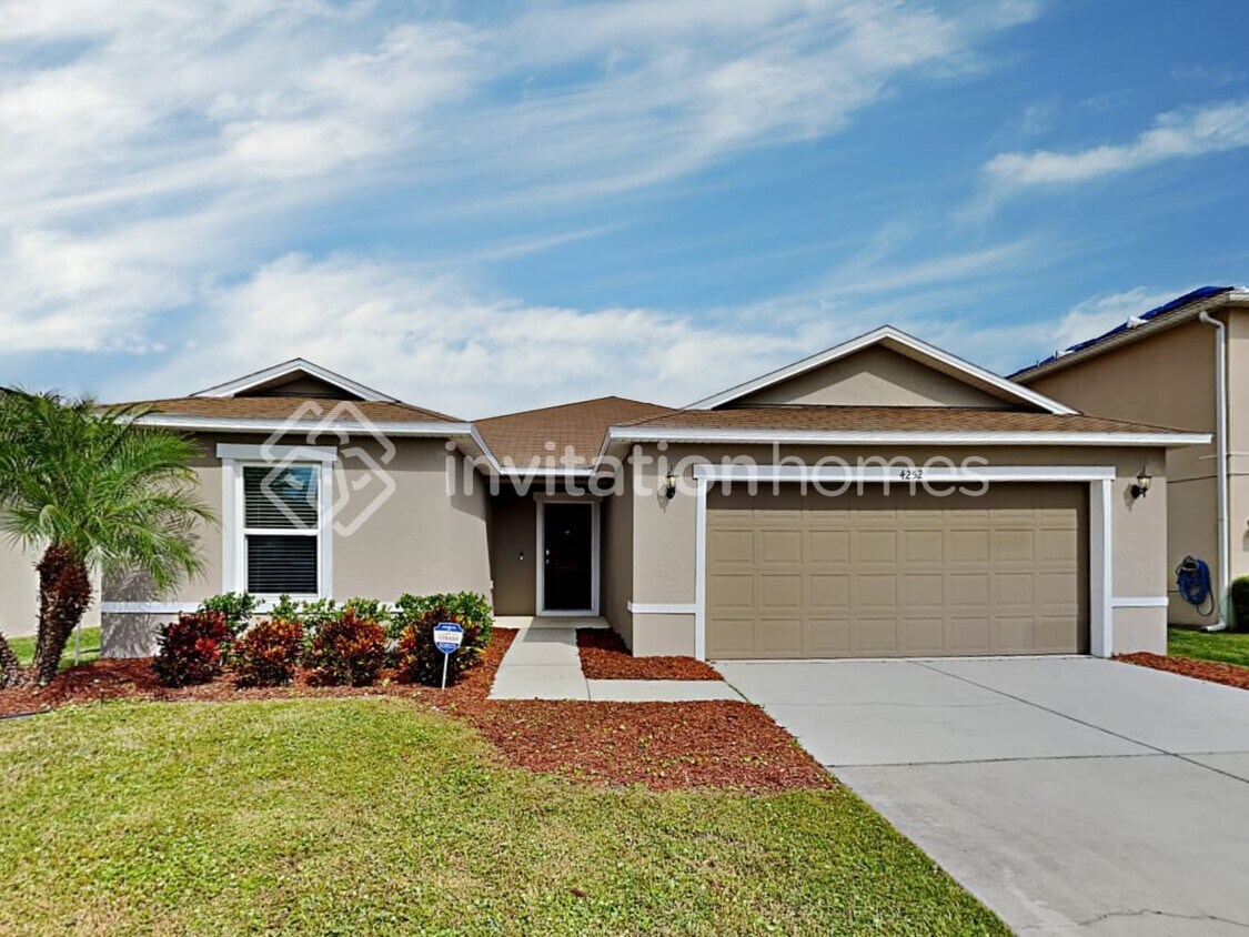 4252 Moon Shadow Loop, Mulberry, FL 33860 | Apartments.com