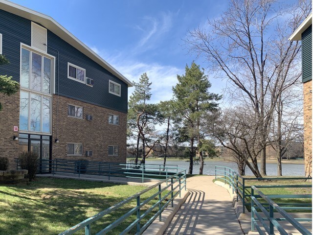 Sunset Lake Apartments - Justice, IL | Apartments.com