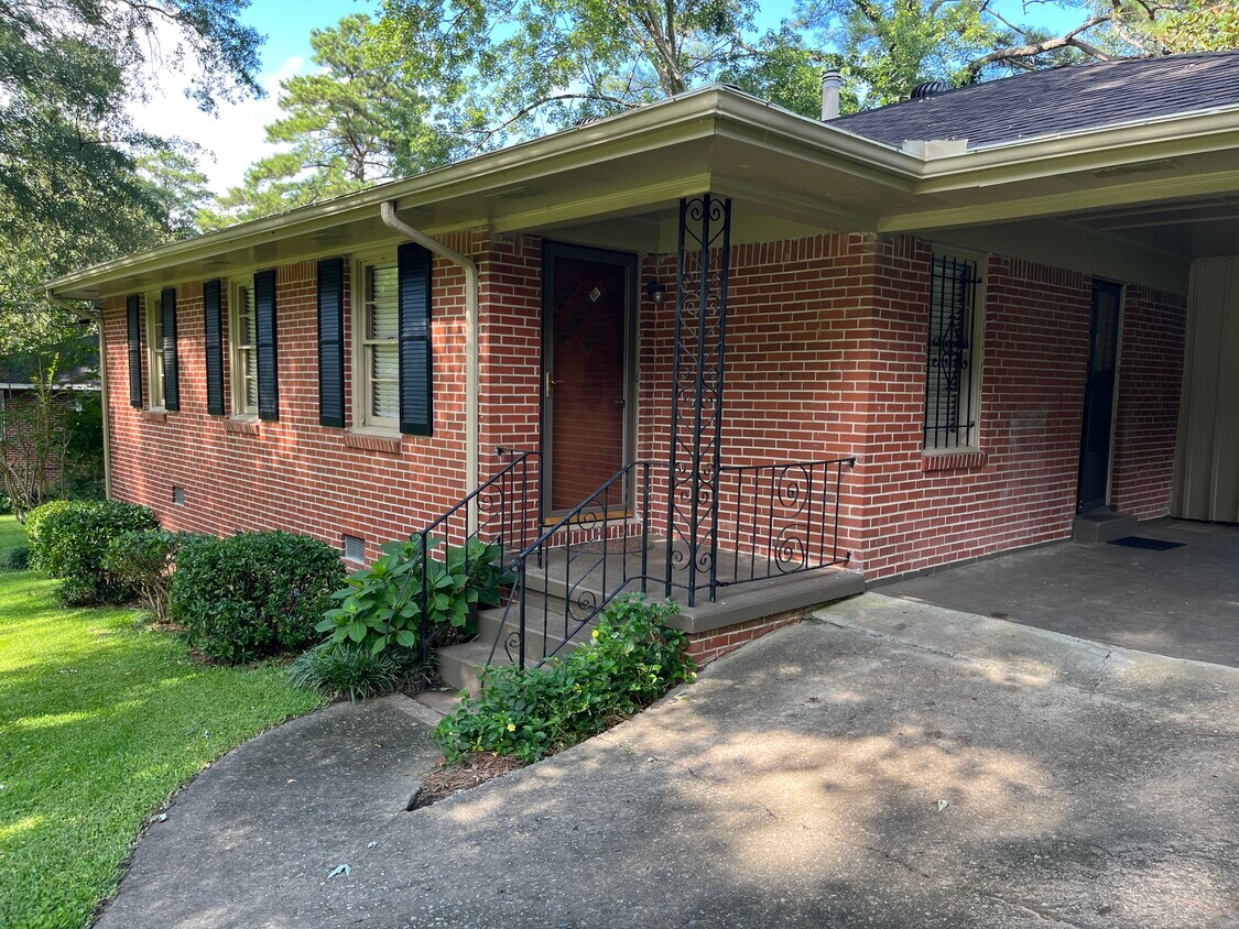 3040 Remington St, East Point, GA 30344 - House Rental in East Point ...