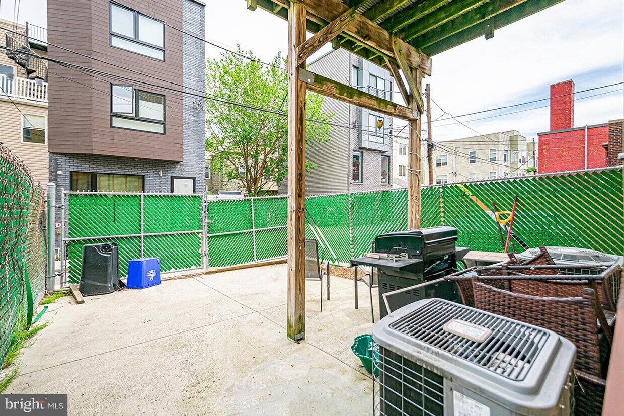 1921 Poplar St Unit 1, Philadelphia, PA 19130 - Room for Rent in ...