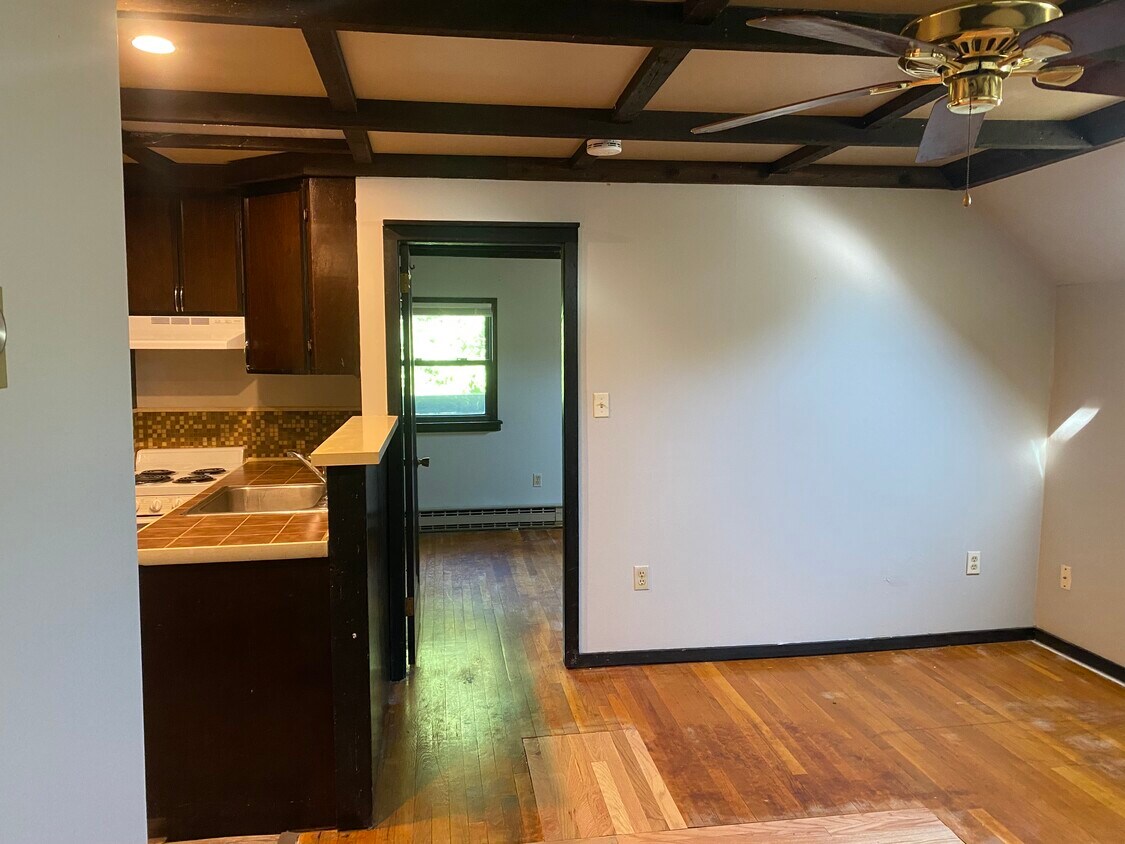 66 Rawson St Unit 4, Leicester, MA 01524 - Leicester, MA, 01524 ...