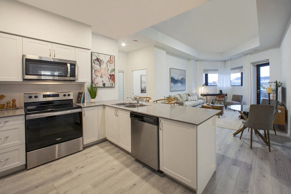 Bayfield Tower Apartments Apartments - 30 Hanmer St W Barrie, ON ...