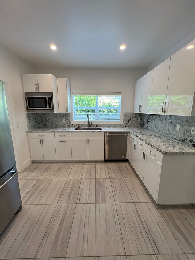 807-809 Croft Ave Unit 809, Los Angeles, CA 90069 - Room for Rent in Los Angeles, CA ...