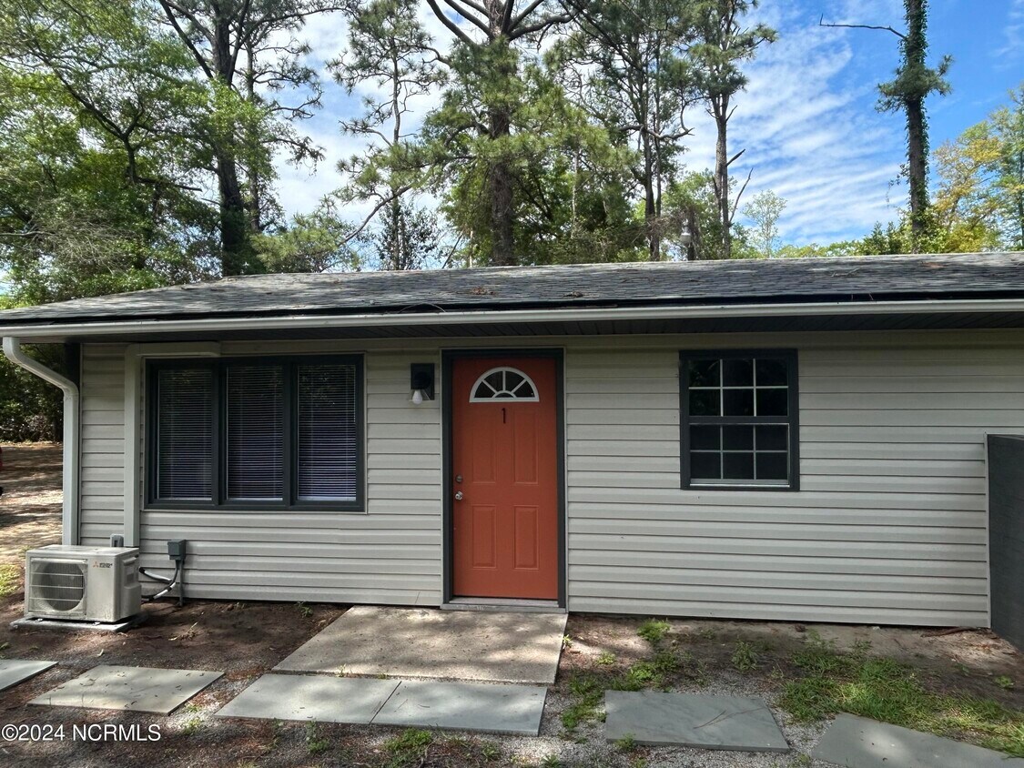 1330 N Howe St Unit 1, Southport, NC 28461 - Room for Rent in Southport ...