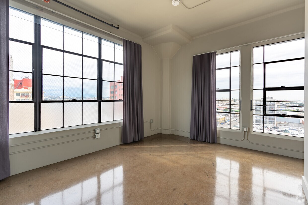 Maxfield Lofts - Apartments in Los Angeles, CA | Westside Rentals