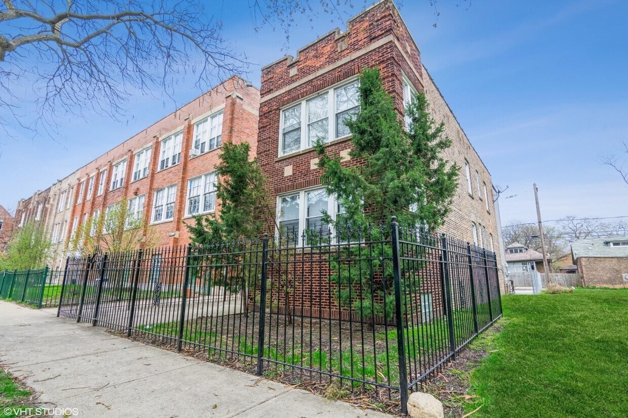 7839 S Ellis Ave Unit 2, Chicago, IL 60619 - Room for Rent in Chicago ...