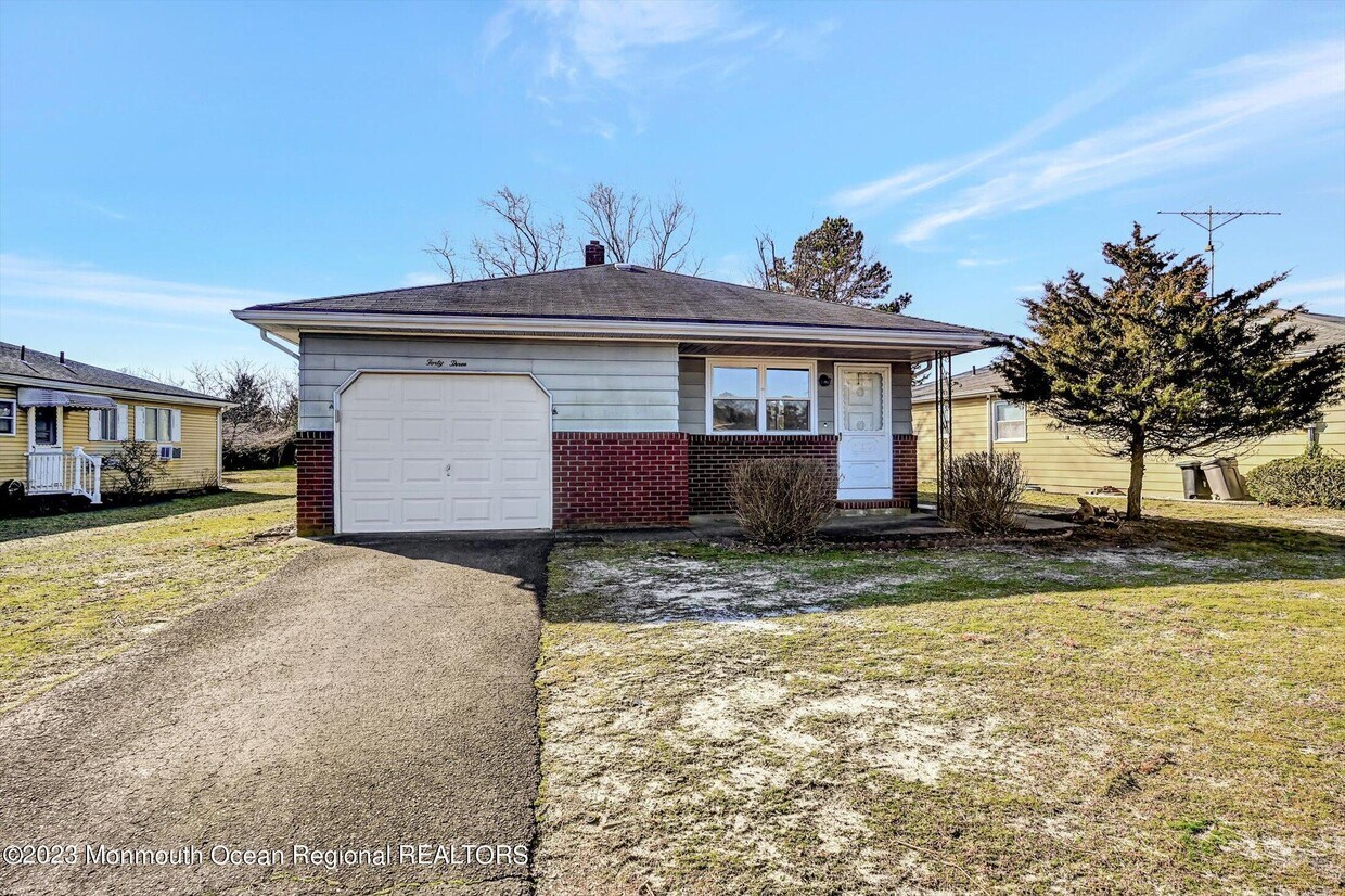 43 Georgetown Dr, Toms River, NJ 08757 - House Rental in Toms River, NJ ...