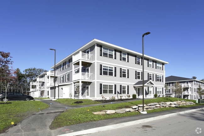 Cumberland Foreside Village Apartments - Apartments in Cumberland ...